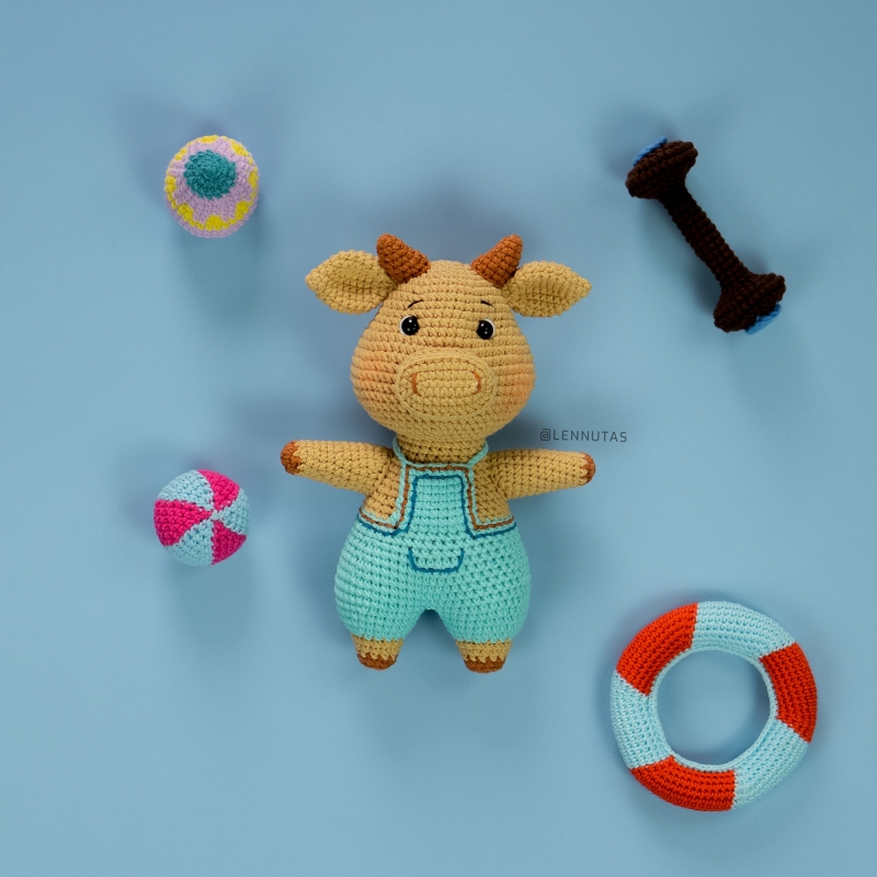 Cow the Fitness amigurumi pattern - Amigurumi.com