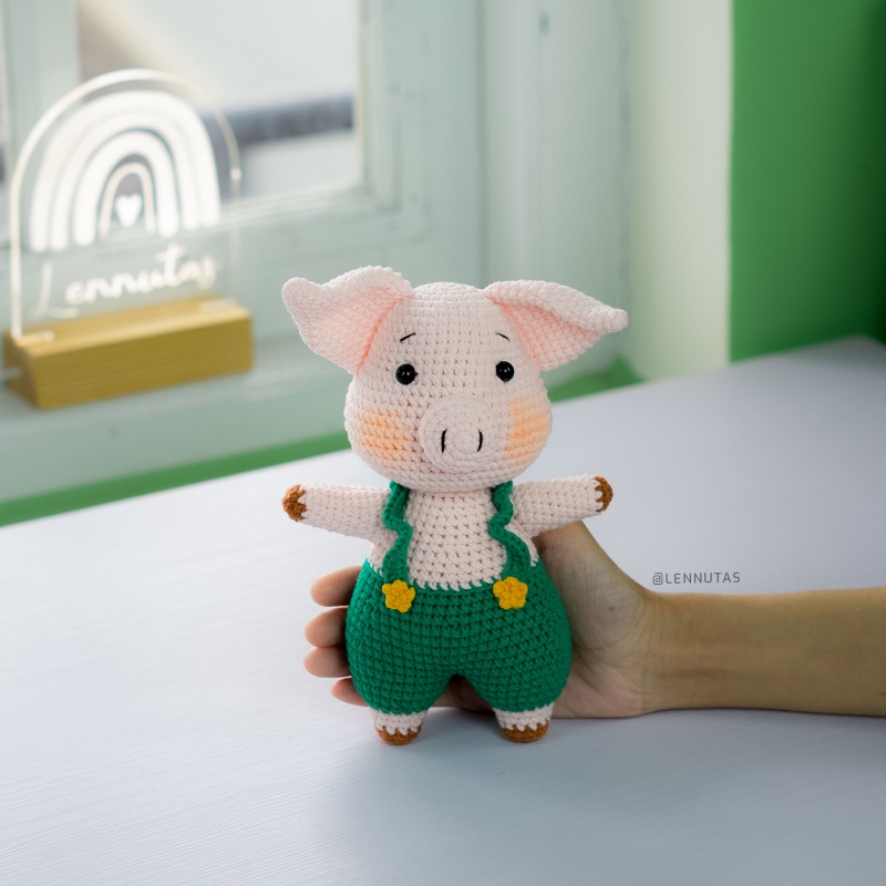 Piggy the Fitness amigurumi pattern - Amigurumi.com