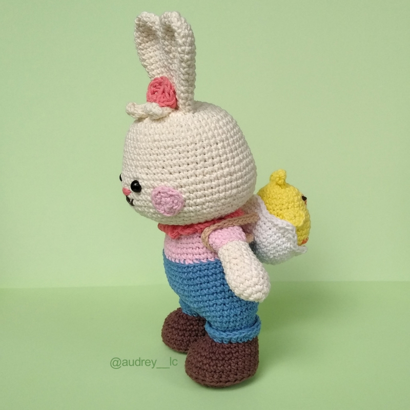 Daisy Bunny and Little Chick amigurumi pattern - Amigurumi.com