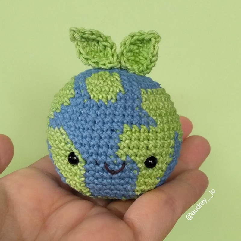 Mini Earth Collection amigurumi pattern - Amigurumi.com