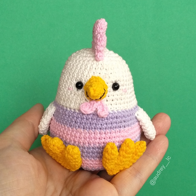 Poppy the Happy Chicken amigurumi pattern - Amigurumi.com