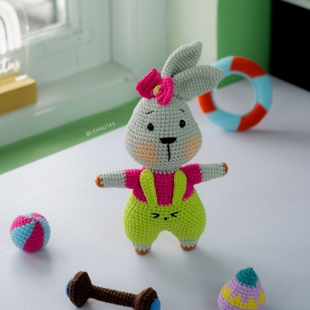 Bunny the Fitness amigurumi pattern - Amigurumi.com