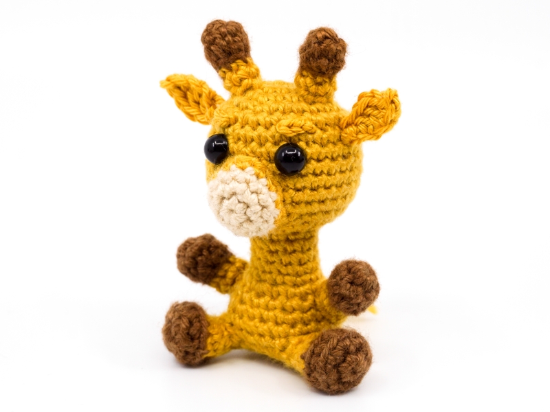 Mini Giraffe amigurumi pattern - Amigurumi.com