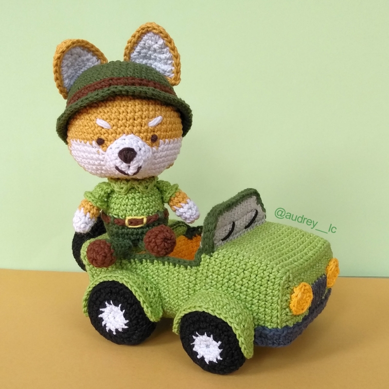 Akira the Explorer amigurumi pattern - Amigurumi.com