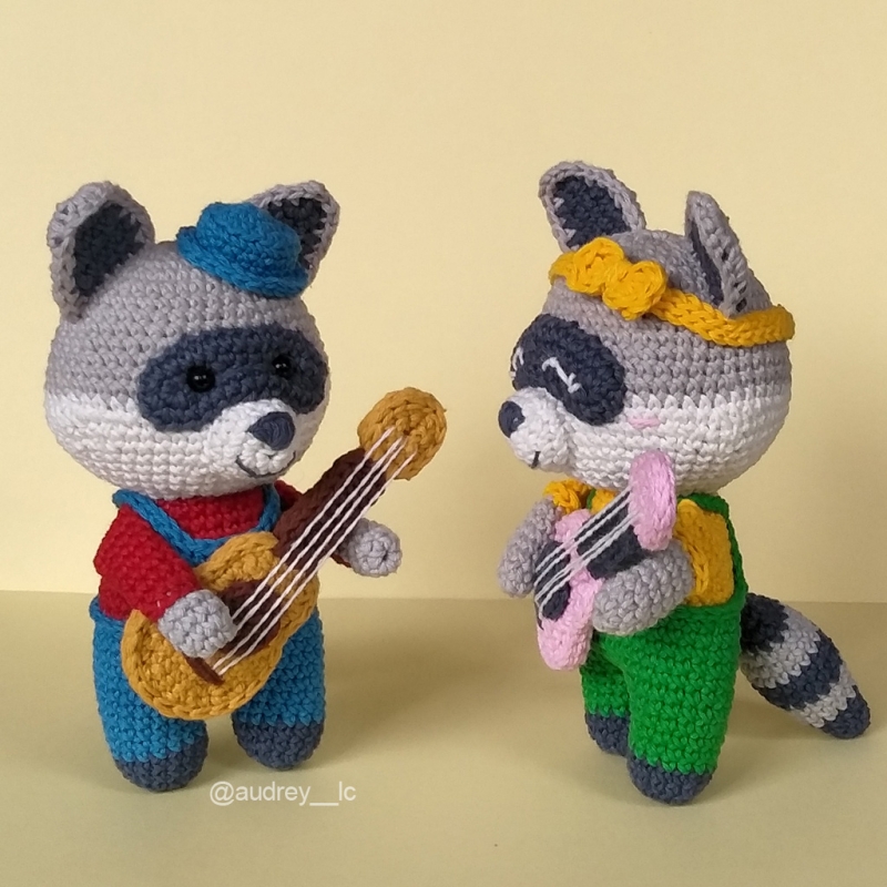 Jim and Joy the Raccoon Duo amigurumi pattern - Amigurumi.com