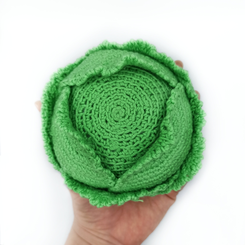 Cabbage - Play food vegetable amigurumi pattern - Amigurumi.com