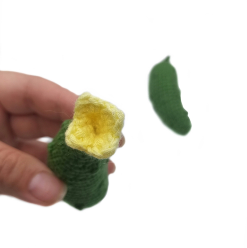 Cucumber - Play food vegetable amigurumi pattern - Amigurumi.com