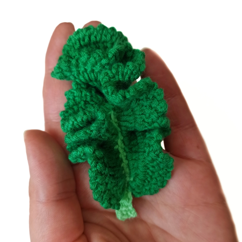 Kale - Play food greens amigurumi pattern - Amigurumi.com
