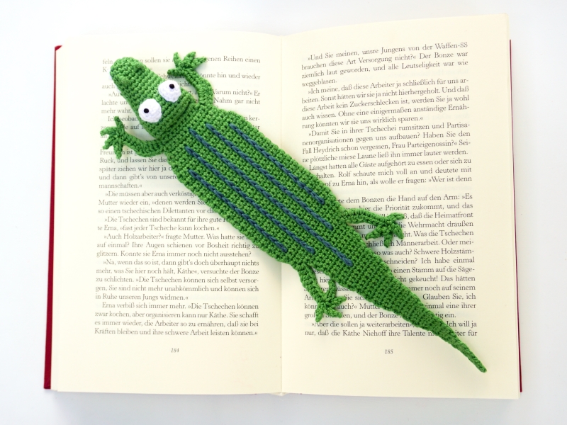 Crocodile Bookmark amigurumi pattern - Amigurumi.com