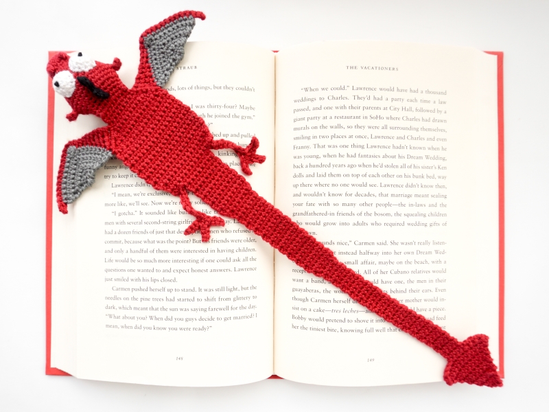 Dragon Bookmark amigurumi pattern - Amigurumi.com