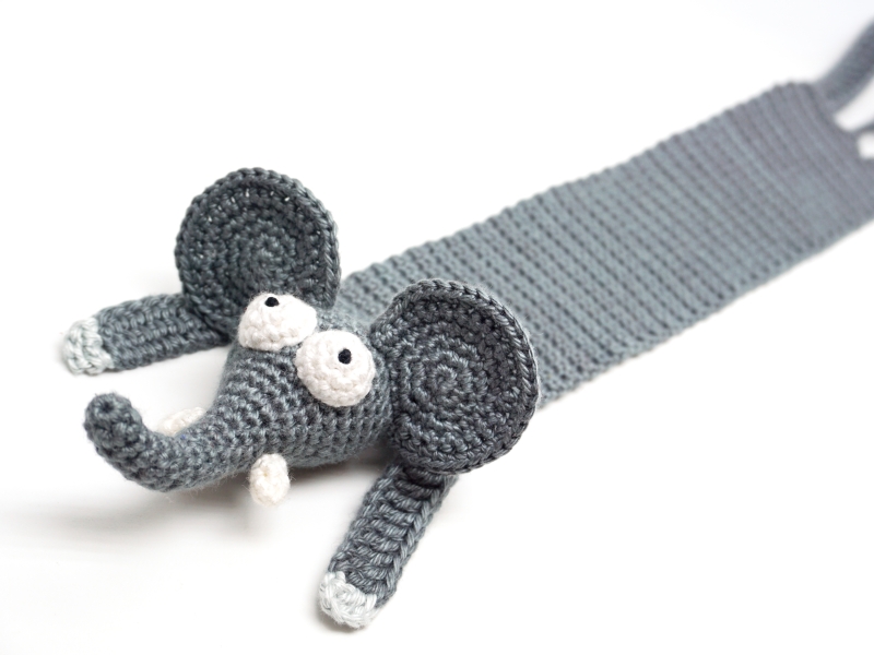 Elephant Bookmark amigurumi pattern - Amigurumi.com