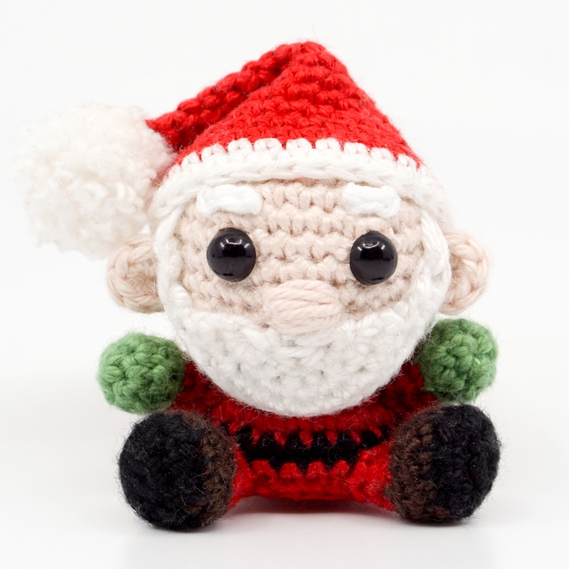 Mini Santa Claus amigurumi pattern - Amigurumi.com