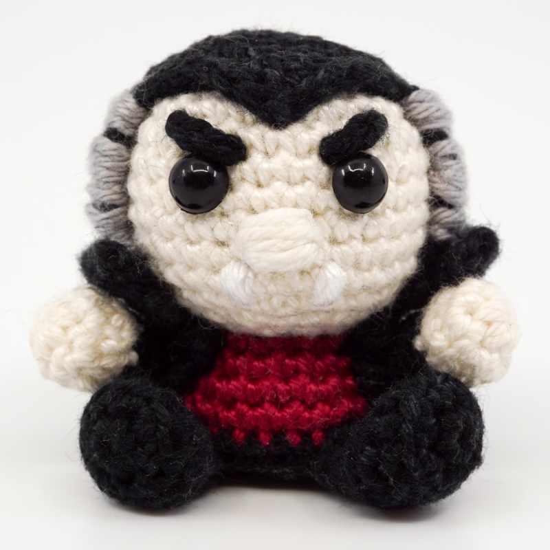 Mini Vampire amigurumi pattern - Amigurumi.com