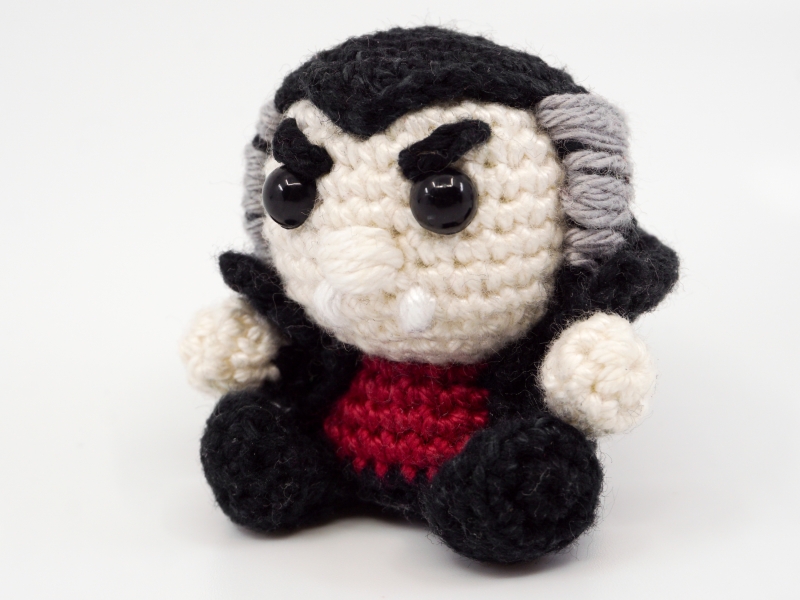 Mini Vampire amigurumi pattern - Amigurumi.com