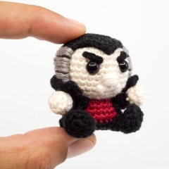 Mini Vampire amigurumi pattern - Amigurumi.com