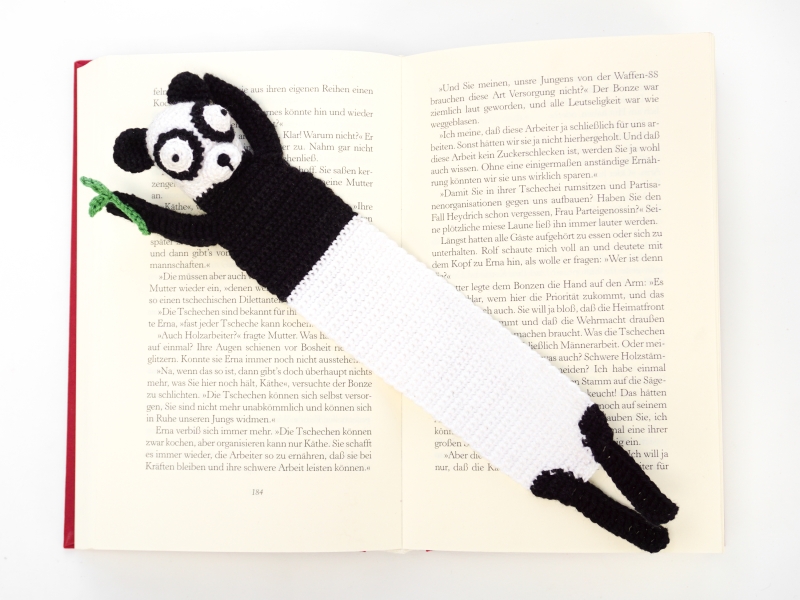 Panda Bookmark amigurumi pattern - Amigurumi.com