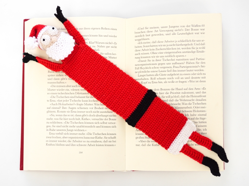 Santa Claus Bookmark amigurumi pattern - Amigurumi.com