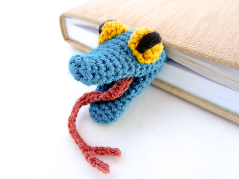 Snake Bookmark amigurumi pattern - Amigurumi.com