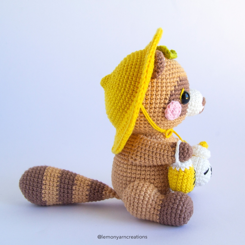 Mochi the Tanuki amigurumi pattern - Amigurumi.com