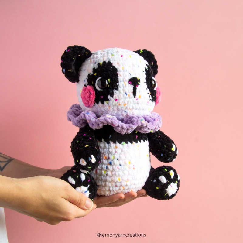 Polly the Panda amigurumi pattern - Amigurumi.com