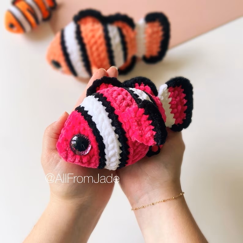 Clover the Clown Fish - No sew amigurumi pattern - Amigurumi.com