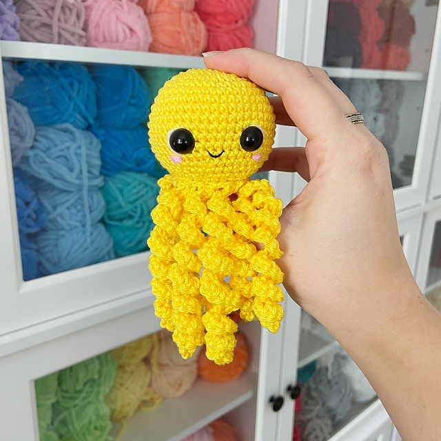 Rose the Octopus - No sew amigurumi pattern - Amigurumi.com