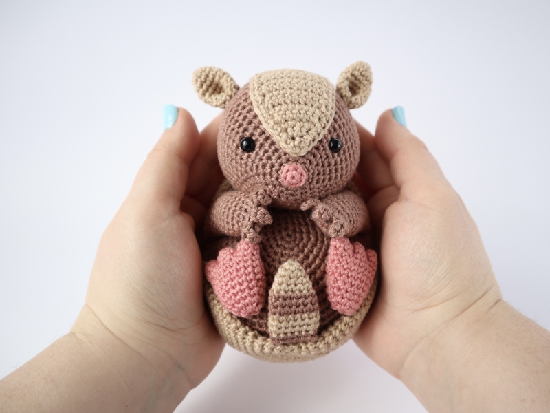 Arlo the Armadillo amigurumi pattern - Amigurumi.com