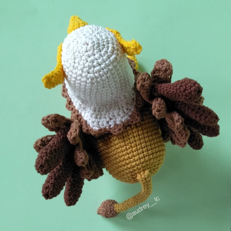 Gold the Griffin amigurumi pattern - Amigurumi.com