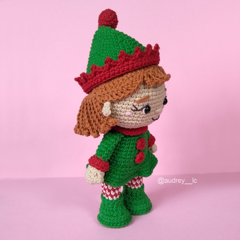 Noelle the Christmas Elf Girl amigurumi pattern - Amigurumi.com