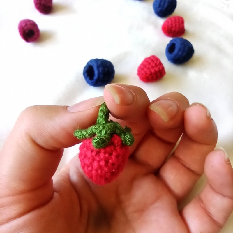 Raspberry & Blackberry pattern amigurumi pattern - Amigurumi.com