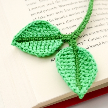 Leaf Bookmark amigurumi pattern - Amigurumi.com