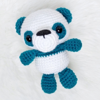 Snuggle Panda Bear amigurumi pattern - Amigurumi.com