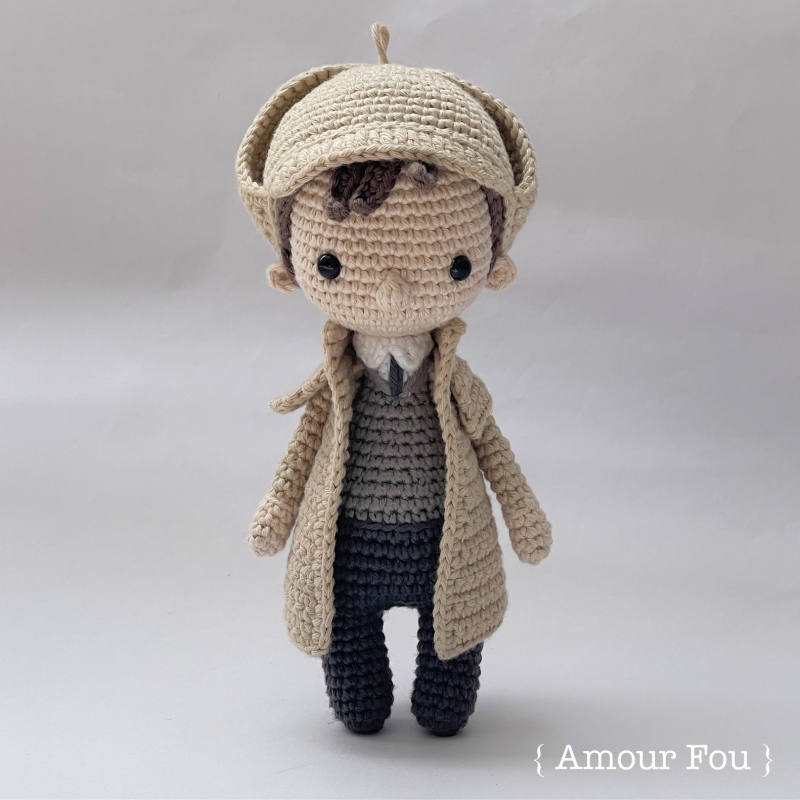 Sherlock Holmes amigurumi pattern - Amigurumi.com