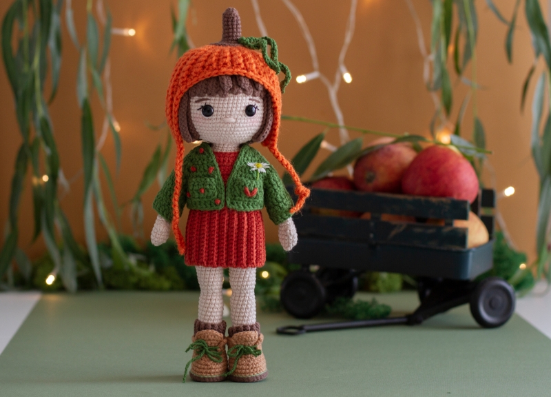 Autumn Doll "Pumpkin" amigurumi pattern - Amigurumi.com