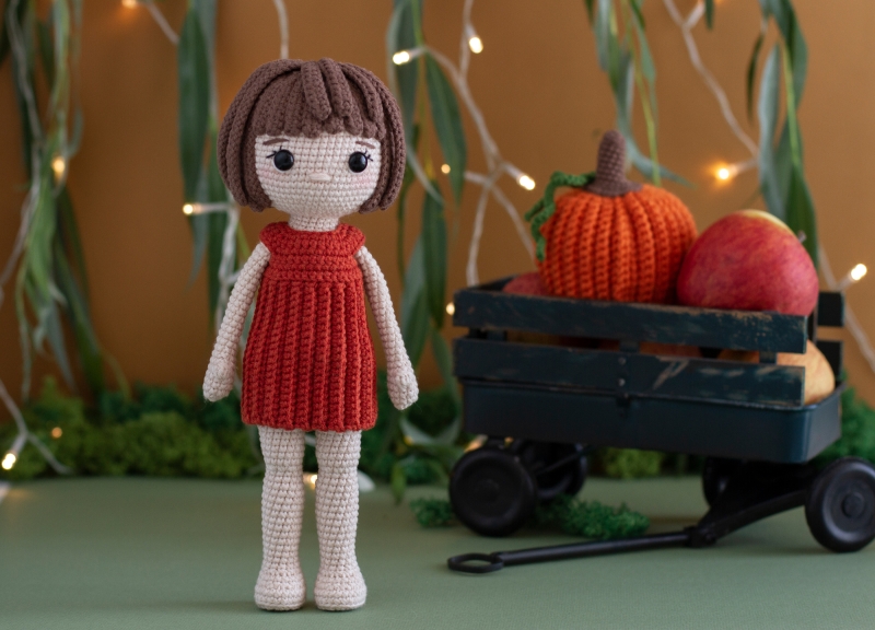 Autumn Doll "Pumpkin" amigurumi pattern - Amigurumi.com