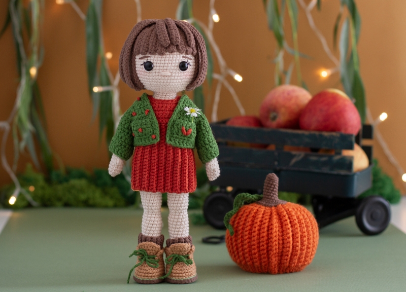Autumn Doll "Pumpkin" amigurumi pattern - Amigurumi.com