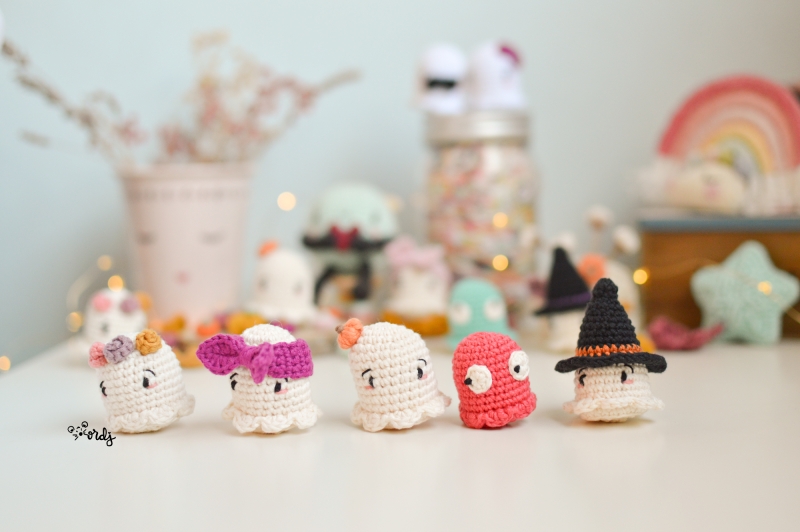Mini Ghosts (6 different versions) amigurumi pattern - Amigurumi.com
