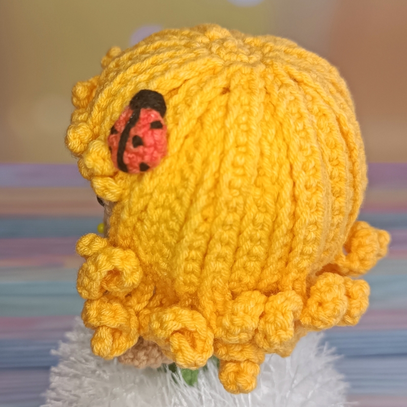 Adelia the Dandelion Doll amigurumi pattern - Amigurumi.com