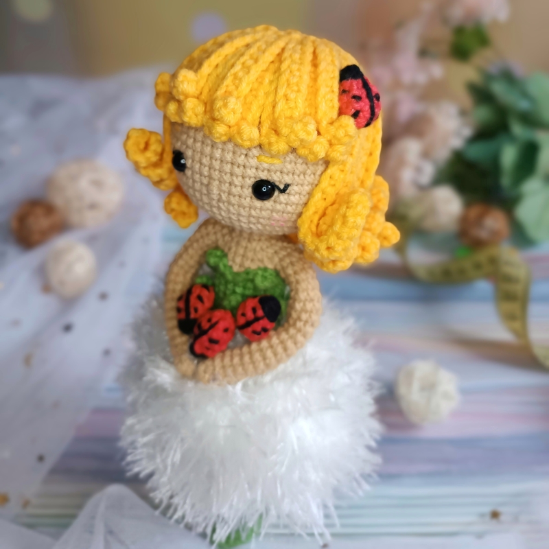 Adelia the Dandelion Doll amigurumi pattern - Amigurumi.com
