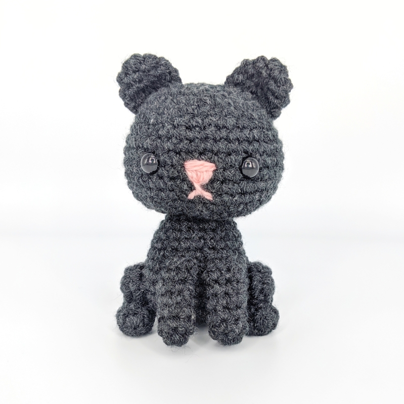 Mini Cat amigurumi pattern - Amigurumi.com
