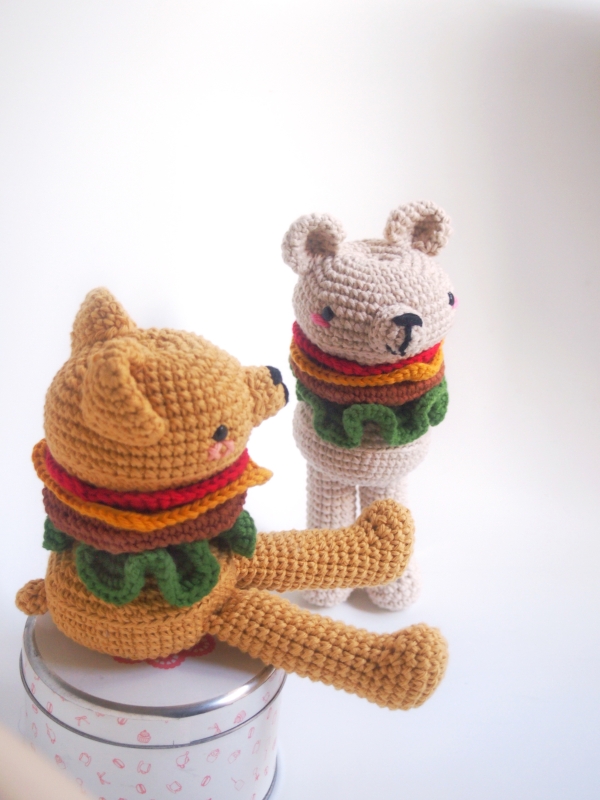 Bruno the Burger Bear amigurumi pattern - Amigurumi.com