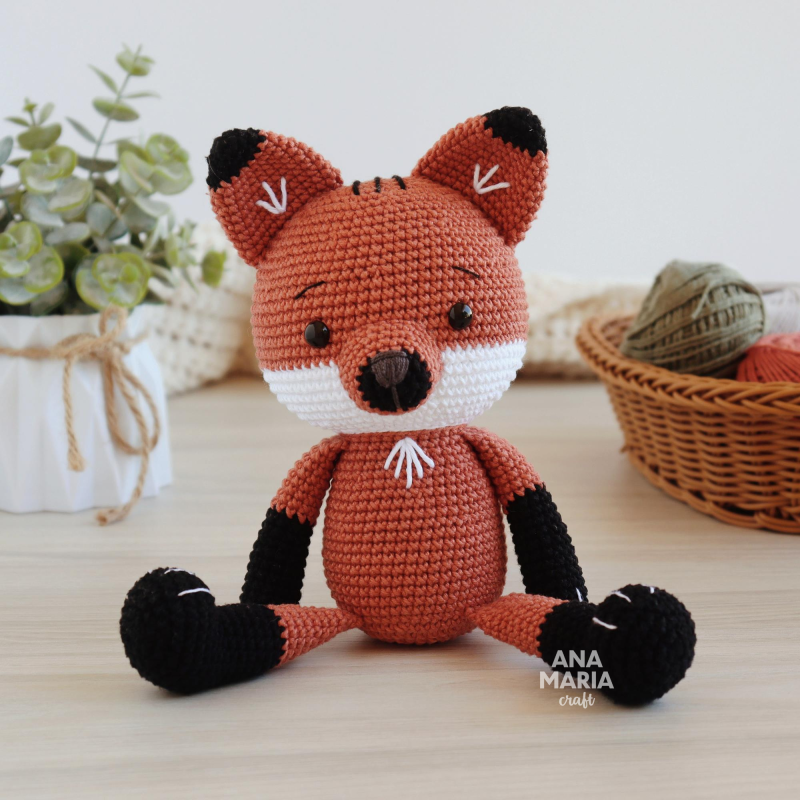 Theo, the Maned Wolf fox amigurumi pattern - Amigurumi.com