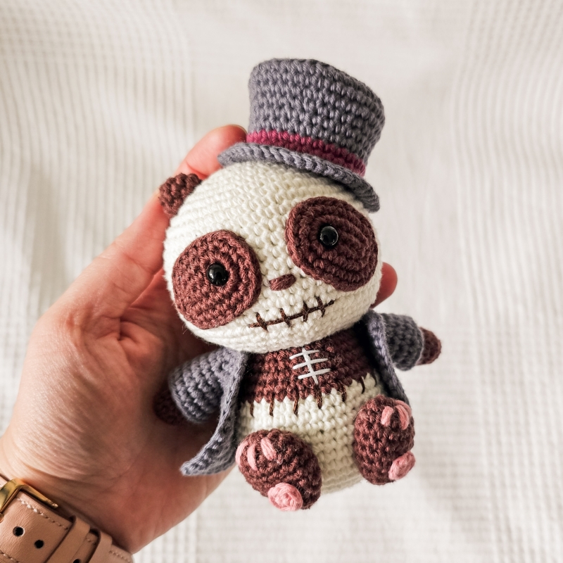 Skully the Skeleton Panda amigurumi pattern - Amigurumi.com
