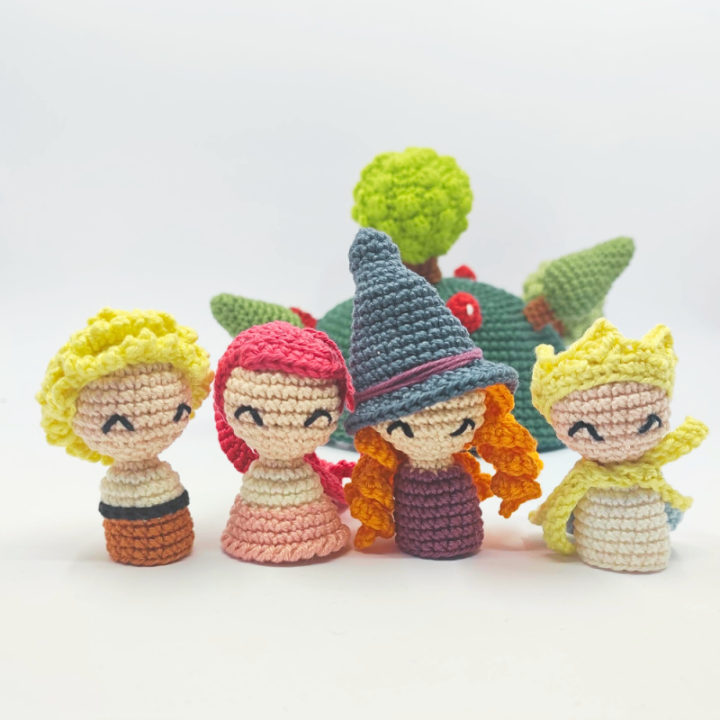 Reversible toy with finger puppets amigurumi pattern - Amigurumi.com