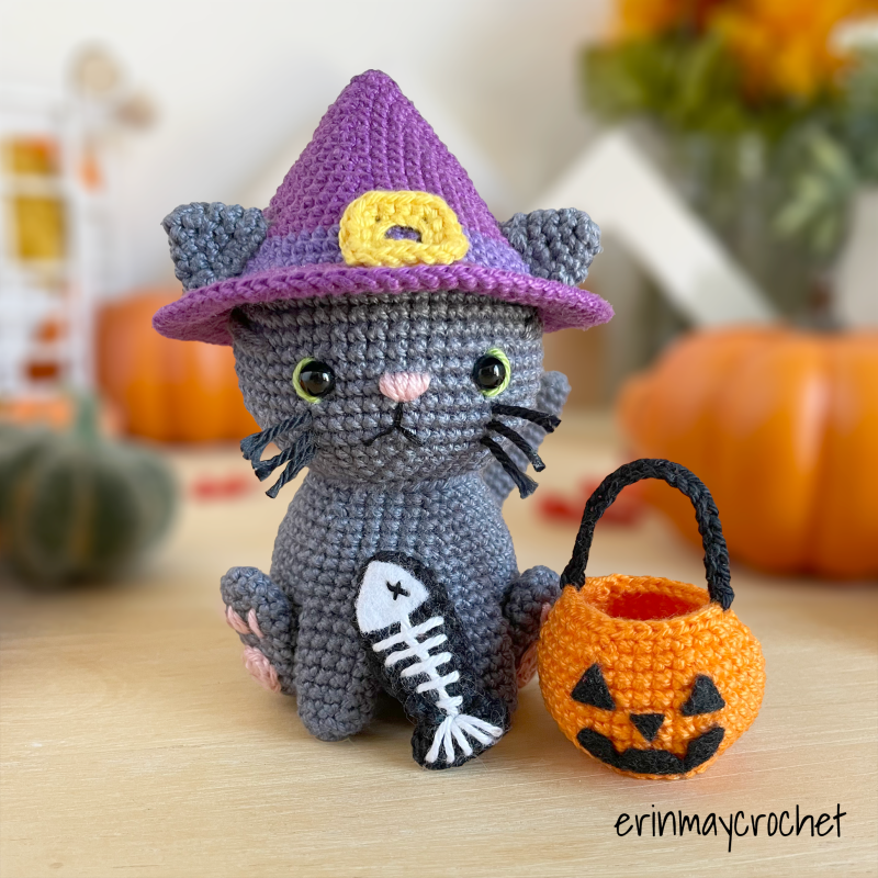 Spooky Little Cat amigurumi pattern - Amigurumi.com