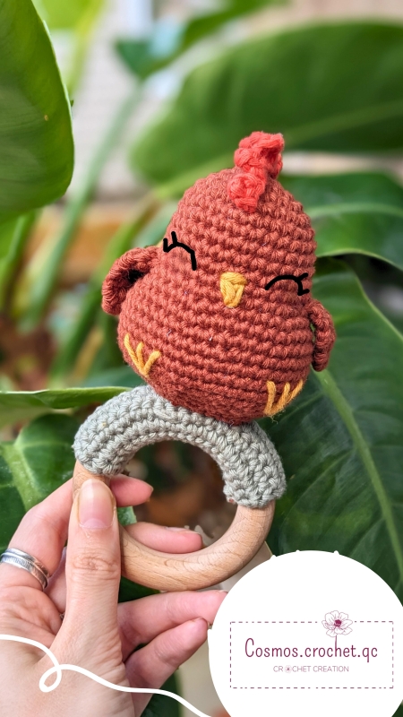 Chicken baby rattle crochet pattern amigurumi pattern - Amigurumi.com