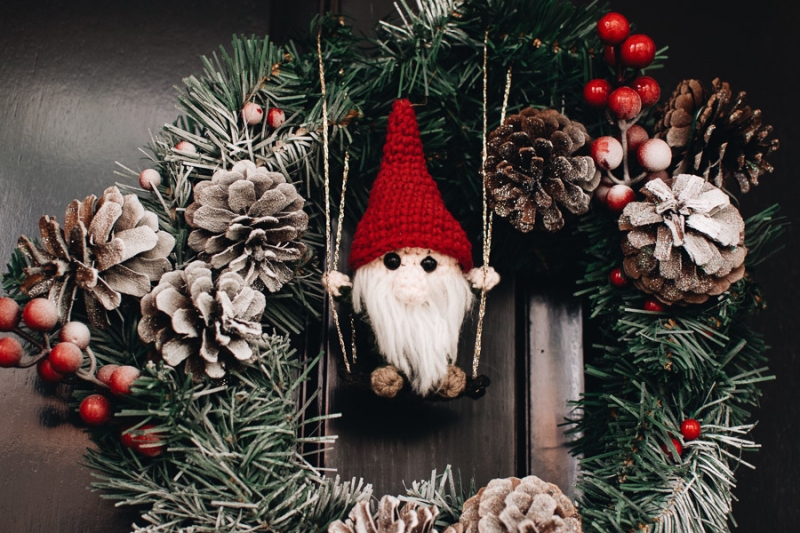 Gnome on a swing ornament amigurumi pattern - Amigurumi.com