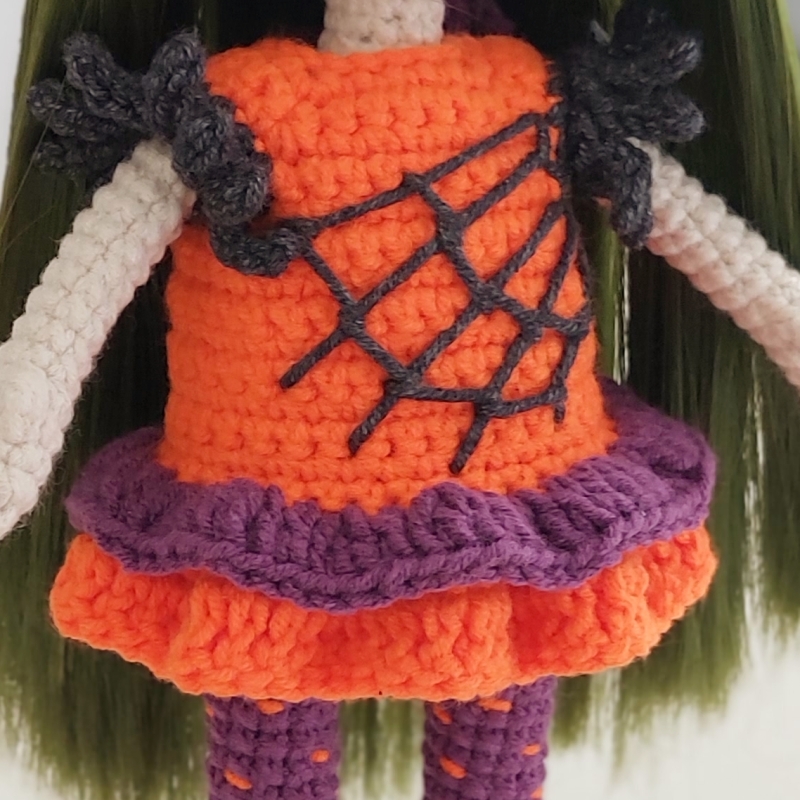 Carrie the doll amigurumi pattern - Amigurumi.com