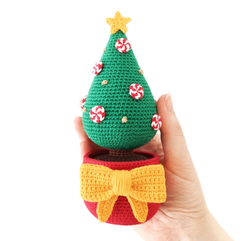 Candy Christmas Tree amigurumi pattern - Amigurumi.com