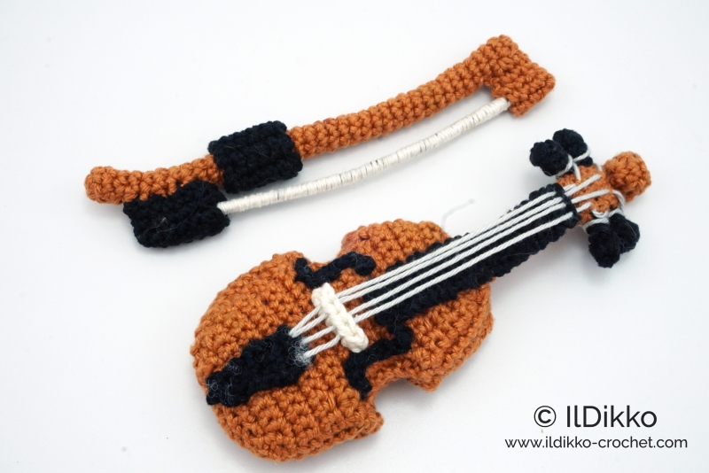 Violin amigurumi pattern - Amigurumi.com